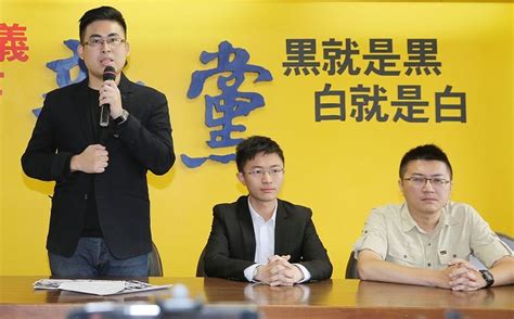【共諜案】侯漢廷、王炳忠涉國安法二審仍判無罪 — 政治