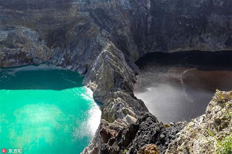 实拍印尼克里穆图火山湖 三色湖泊变幻莫测令人惊叹不已