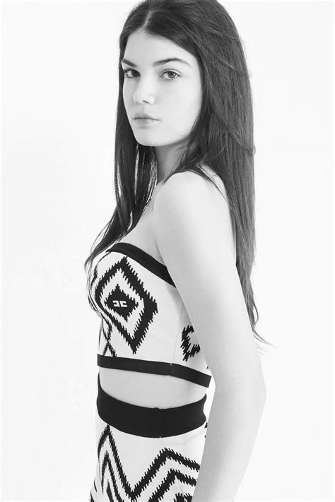 CAMILLA Freelance Model Agency