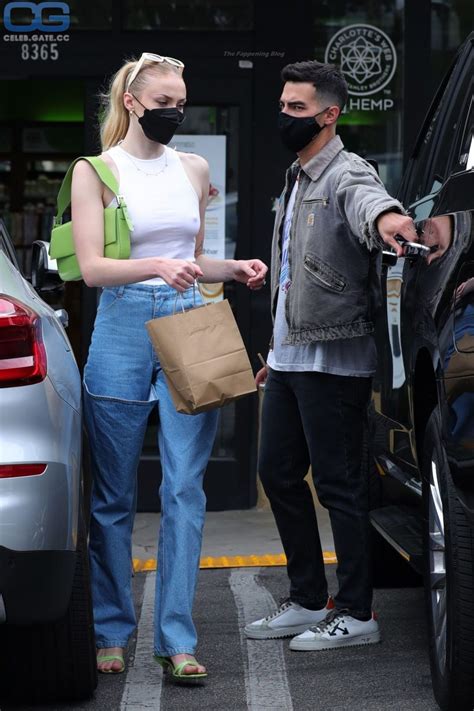 Sophie Turner Nackt Nacktbilder Playboy Nacktfotos Fakes Oben Ohne