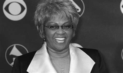 Preminula Pevačica Sisi Hjuston