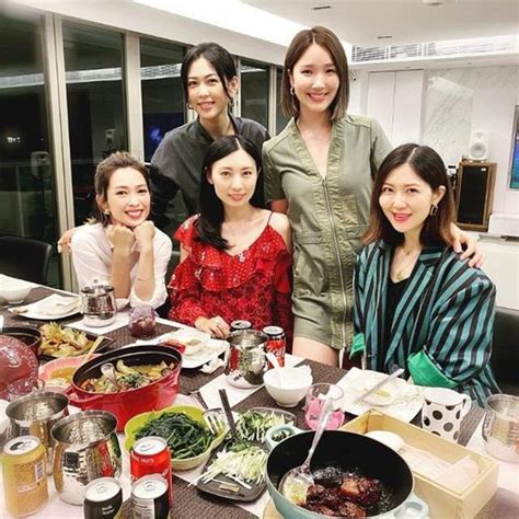 陈爽、宋熙年五大华姐同框比美，李亚男豪宅设宴，王祖蓝甘当陪衬腾讯新闻