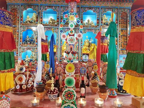 Ritual De Amitayus Y Tsok Bum Centro Budista Dag Shang Kagyu