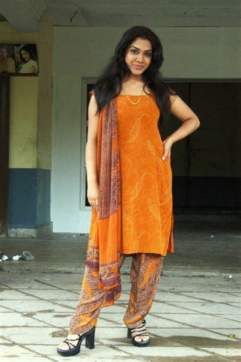 Indian Movie Updatesteluguhinditamil Movie Hot And Spicy Galleries