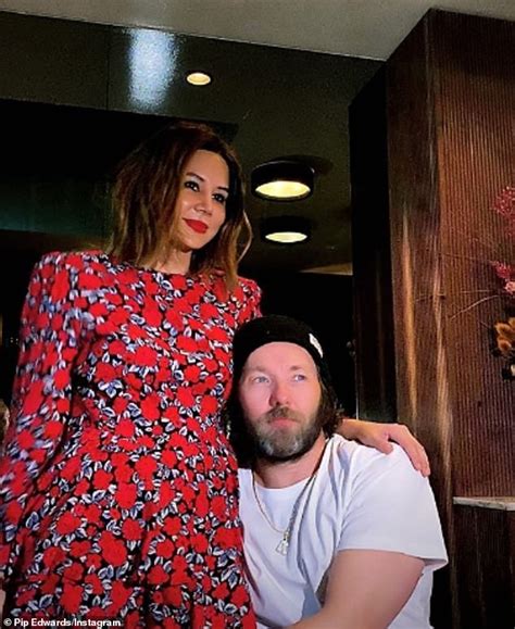 Joel Edgertons Pregnant Girlfriend Christine Centenera 39 Shows Off