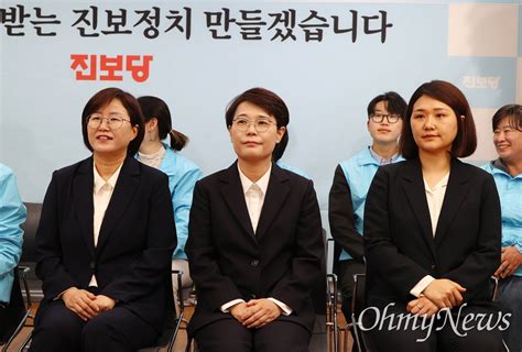 범야권비례연합인 더불어민주연합 후보로 출마한 정혜경 오마이포토