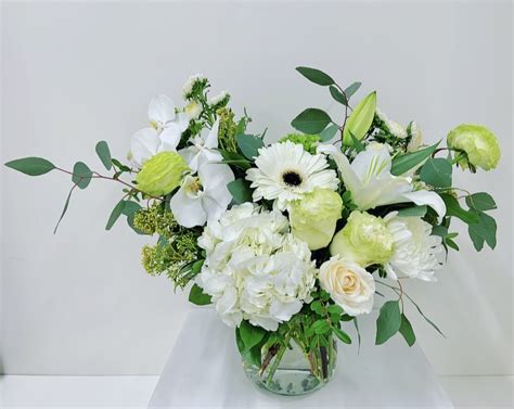 Classy Valentines Day Calgary Florist Itinerante Flowers