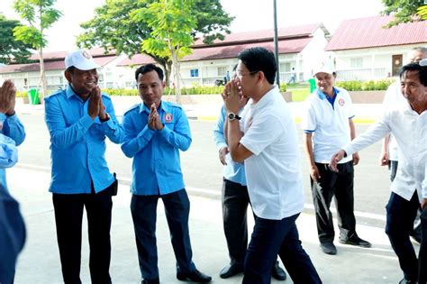 លោកកិត្តិបណ្ឌិត ហ៉ីង ប៊ុនហៀង បានបន្តអញ្ជើញជួបសំណេះសំណាលជាមួយ សមាជិកសមាជិកាគណបក្សឃុំចំនួន៩ឃុំ