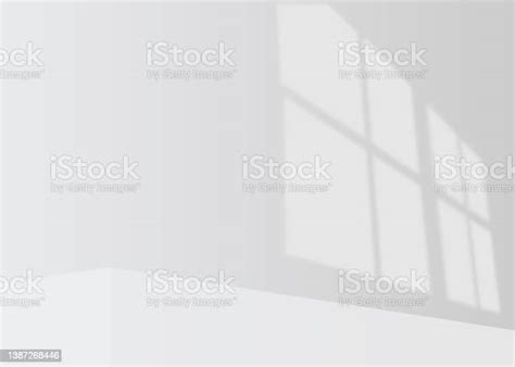 창에서 하이라이트가있는 흰색 벽의 배경입니다 그림 벡터 창문에 대한 스톡 벡터 아트 및 기타 이미지 창문 컷아웃 태양광선