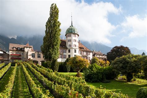 Schloss Zizers Eigentumswohnungen In Geschichtsträchtiger Atmosphäre