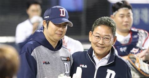 포토 장원준 통산130승전풍사장 축하