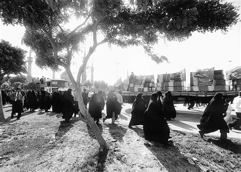 تصاویر زنان در تشییع پیکر شهدای هشت سال دفاع مقدس ۲