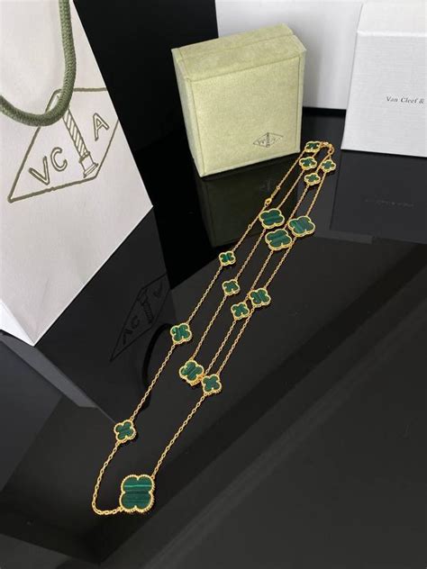 Брендовая подвеска — ціна 2137 грн у каталозі Підвіски Купити аксесуари за доступною ціною на