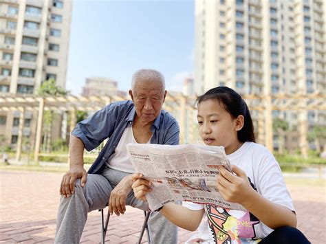 渤海路街道西湖社区开展为老年人读书读报活动德州新闻网