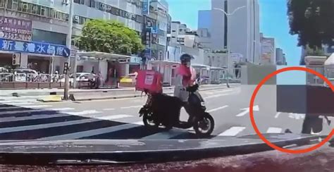 6旬婦北上求醫遇死劫！過馬路突跪地「被貨車輾斃」 畫面曝光 社會 Nownews今日新聞