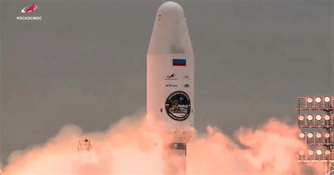 Rocket Blasts Off On Russias 1st Moon Mission In Nearly 50 Years Los