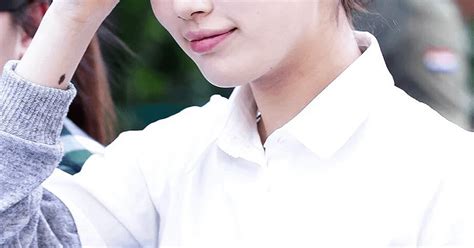 Netizens Discuss The Most Beautiful Idols Theyve Ever Seen In Real