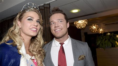 Kuvat Miss Suomi Ja Hunks Rakas Antautuivat Kuumaan Suudelmaan