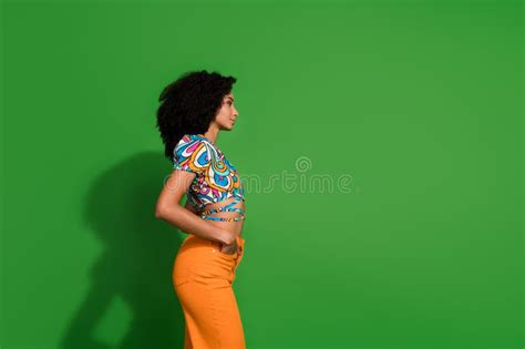 Profile Photo Of Candid Confident Chevelure Hairdo Lady In Summertime Outfit Look Novelty