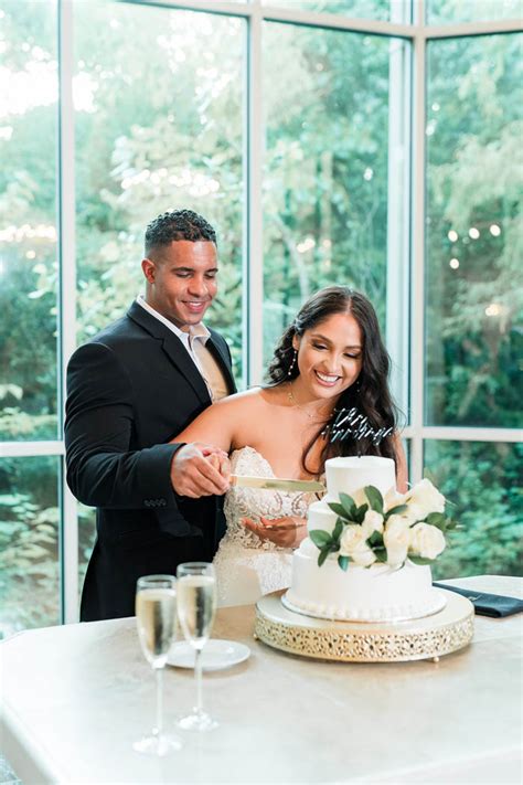 The Jenny Layne Bakery The Collective Custom Wedding Cakes And Desserts