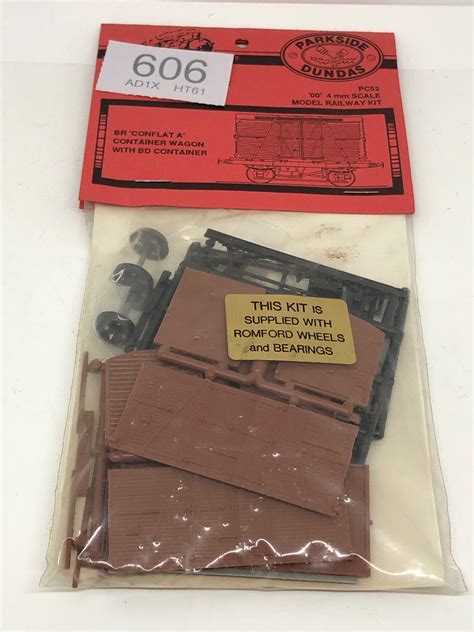 Parkside Dundas Oo Pc52 Br Conflat A Container Wagon With Bd Container Kit The Model Railway Club