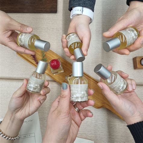 이현정 천연향수만들기 그룹클래스삼성동 영리빙코리아 본사에서 그룹클래스로 진행했던 천연향수