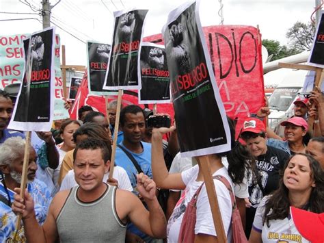 G1 Manifestantes Do Mst Fazem Protesto Perto Do Fórum De Contagem