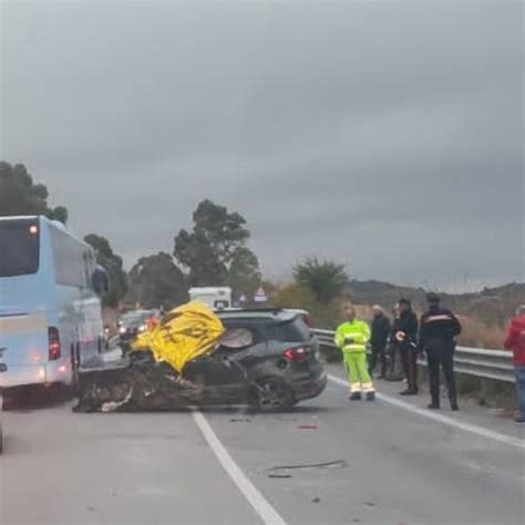 Incidente Mortale Sulla Ragusa Catania Perde La Vita Un Uomo Di Anni Giornale Di Sicilia