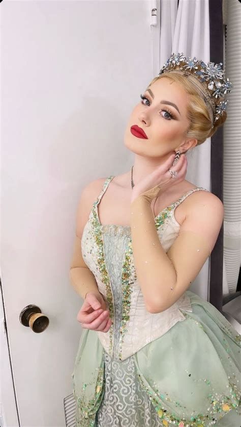 Pin By Tierza Hart On Makeup Ideas In 2025 Glinda The Good Witch