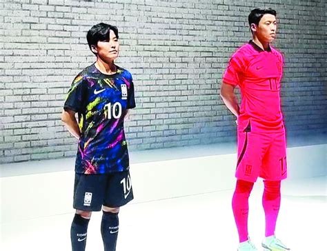 축구대표팀 새 유니폼 갑옷처럼 든든