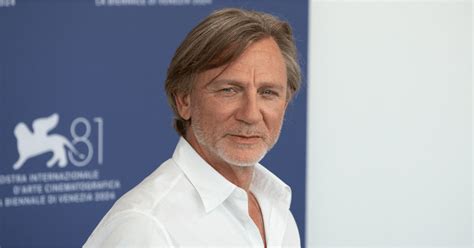 Daniel Craig Hates 007 But Loves The Homes The Spy Flicks Have Bankrolled