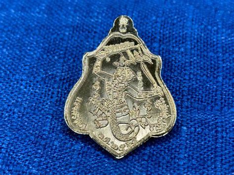 เหรียญโล่ หลวงพ่อกวย เนื้อ อา ปาก้า กะไหลทอง เลข5282 รุ่นแรงศรัทธา หลังหนุมาน ออกวัดระฆังโฆษิตา