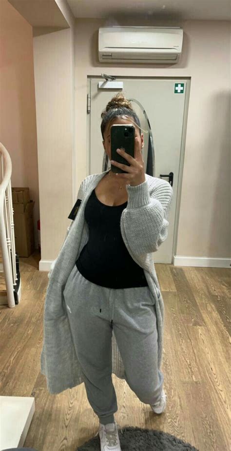 Pin By Vivianne Adames On Outfit Outfits With Grey Cardigan Comfy