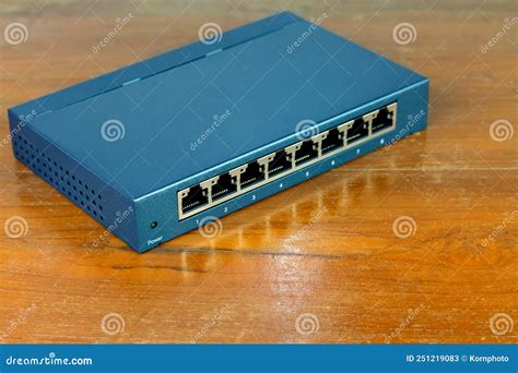Conmutador De Escritorio Gigabit De 8 Puertos Para Crear Red De área