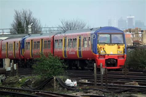 Class 456 456004 2 Car Emu In South West Trains At Clapham Junction £