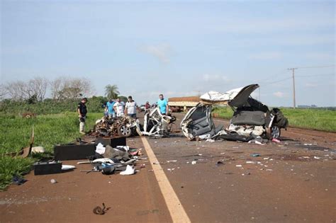 Motorista invade pista contrária e morre em carro destruído por carreta Cidades Campo Grande