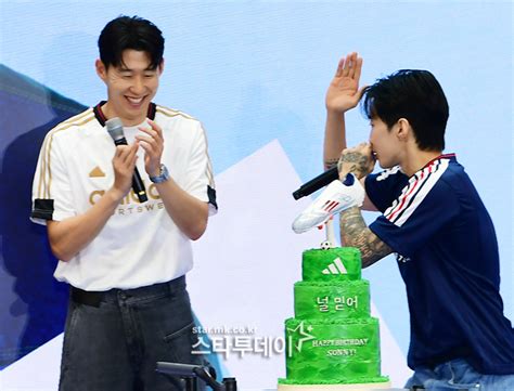 体育品牌阿迪达斯f50发行纪念为了速度 Son Is Coming活动6日在永登浦时代广场艺术馆举行。足球选手孙兴慜、歌手朴宰范、演员郑