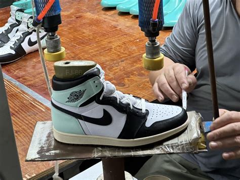 Qcxc Rust Pink And Igloo R Repweidiansneakers