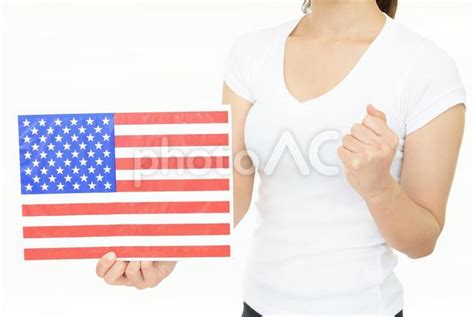 アメリカの国旗を持つ女性 No 4061845｜写真素材なら「写真ac」無料（フリー）ダウンロードok