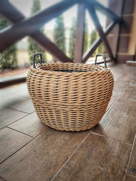 Кашпо зі штучного ротангу обєм 20 л — ціна 1000 грн у каталозі