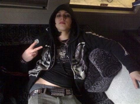 Pin By Fabiaaaaaa On Mi Fav Ppl Good Looking Men Emo Guys Escape The Fate