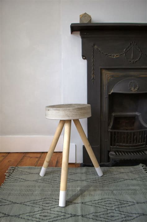 Nostalgiecat Concrete Stooldiy