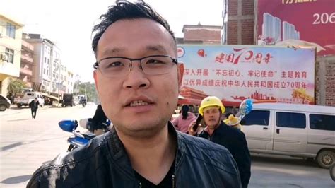 在广西京南镇的早餐，3个人六屉包子三碗米粉，真的便宜又好吃美食舌尖上的美食好看视频