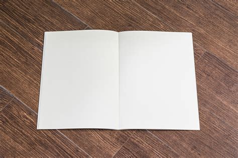 빈 오프닝 이랑 책 나무 테이블 배경 포트폴리오 디자인 서식 파일 노트북 소책자 메뉴 페이지 A4 페이퍼백 카탈로그 잡지에 대