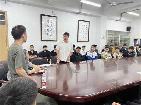 我校举行2023年大学生征兵政策解读会