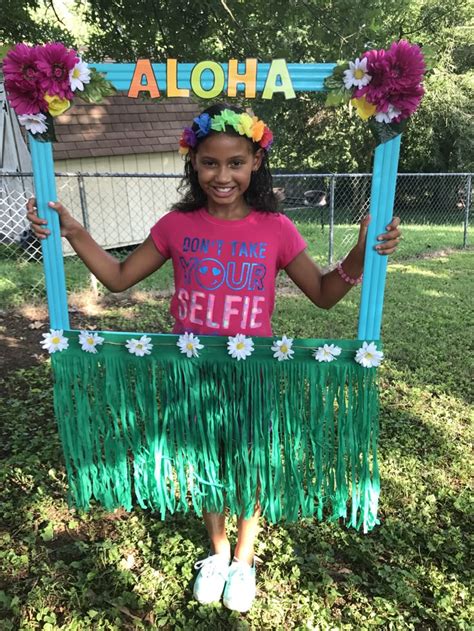 Pin By Sandy Beams On Luau Theme Party Hawaiian Party Decorations