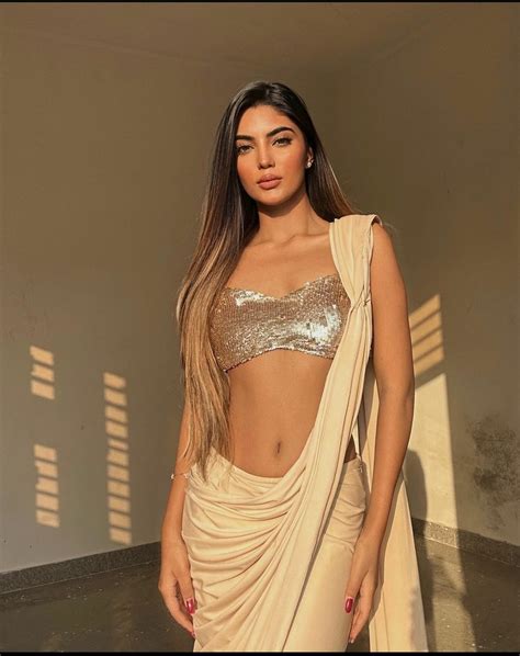 Saloni Rana Navel In Saree R Navelnsfw
