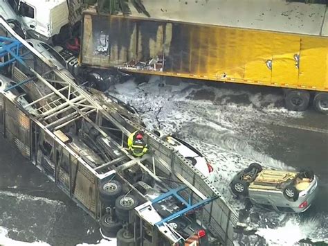 G1 Acidente Entre 2 Caminhões Deixa Um Morto E Interdita Rodovia