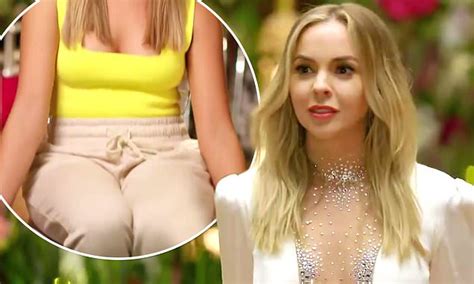 Angie Kent Proves She S Just Like The Rest Of Us As She Wears Sweatpants While Filming