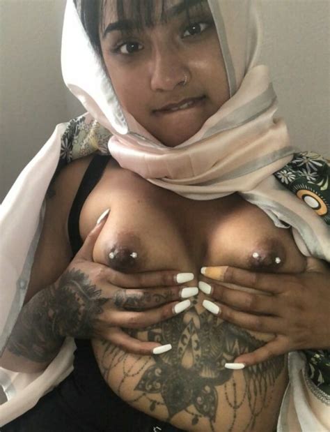 Showing Tits Jimpinhead